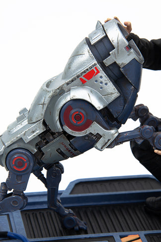 Mass Effect Shepard and KEI-9 Statue – Official BioWare Gear Store